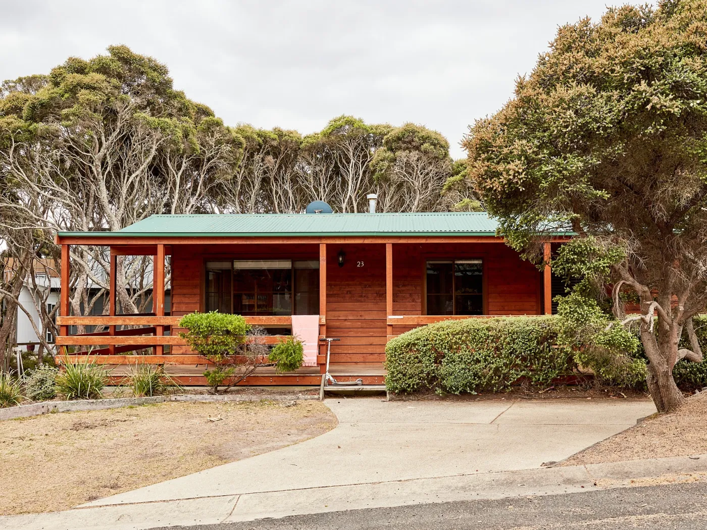 Great Ocean Road Parks | Spa Cottage Couple